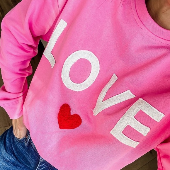 Tops | Nwt Pink Love Sweatshirt With Heart | Poshmark